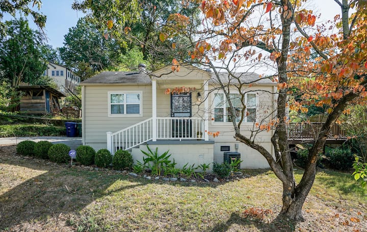 Cozy North Shore Cottage - Pet Friendly! - Chattanooga, TN