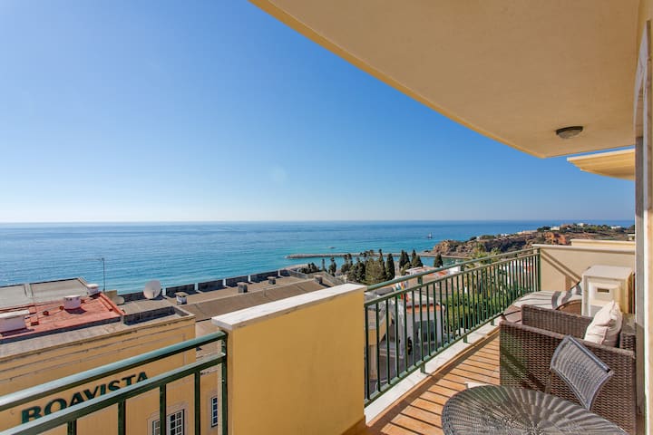Beautiful Penthouse 2 Bed Apt - A/c, Panoramic Sea Views Close To Beach/town - Albufeira