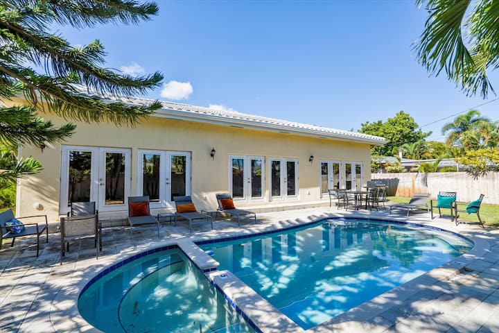 Oasis Retreat: 4br/4.5ba With Pool & Jacuzzi - Tortuga Music Festival