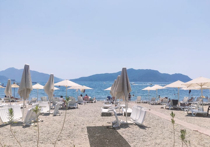 Marmaris'te Konumu İYi ÖZel Plajlı Kiralık 1+1 - Marmaris