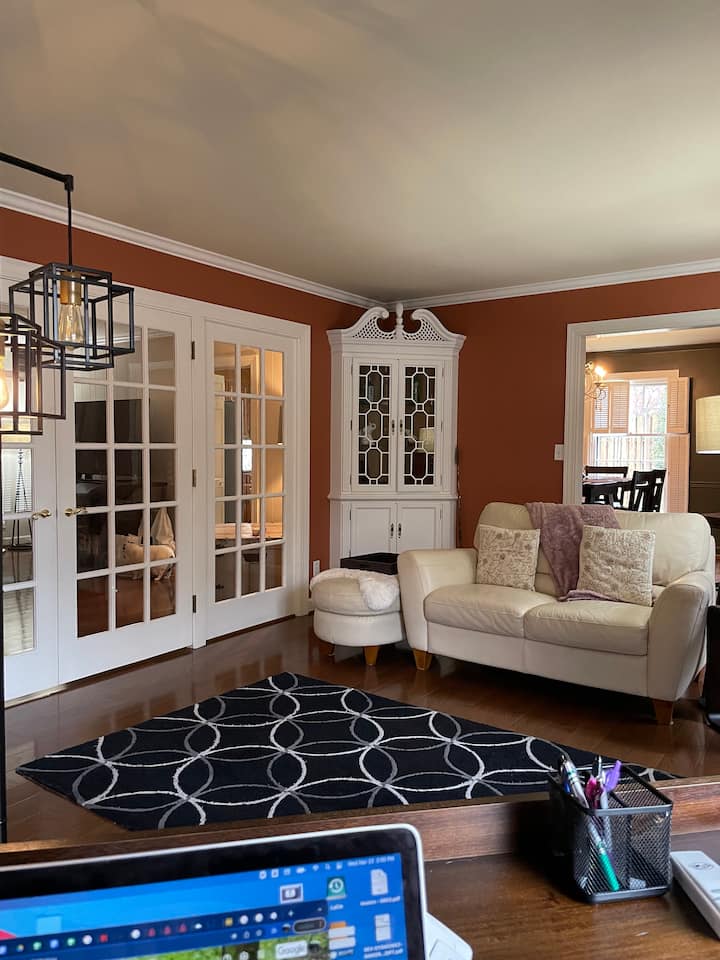 Home Away From Home! Close To Hpu/market/hospitals - High Point, NC