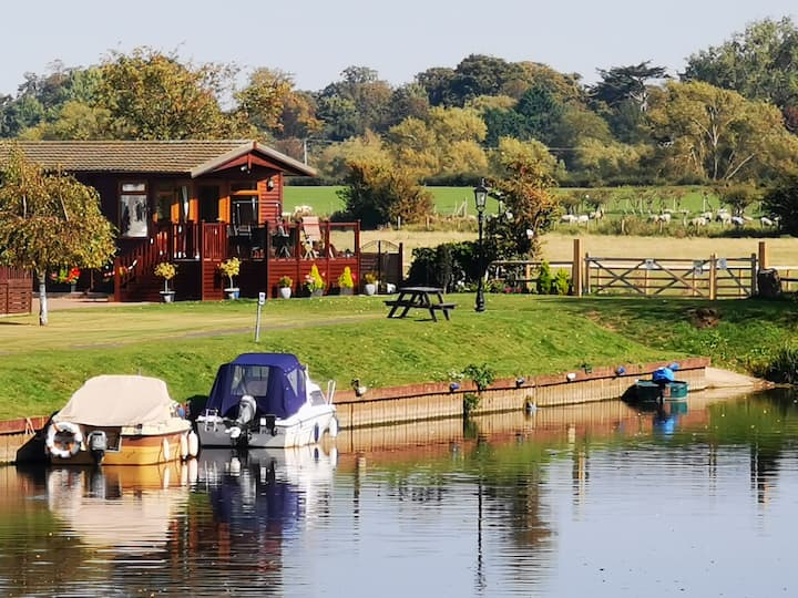 Bend In The River Lodge, Stratford - Stratford-upon-Avon