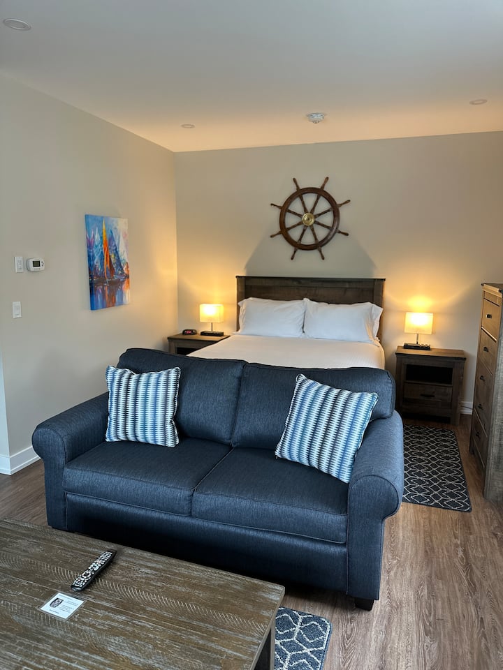 Studio Suite 3 Apartment + Free Parking! - Meaford
