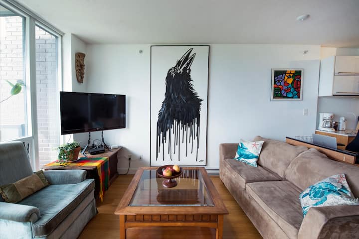 Stylish, Bright, 1 Bdrm Chinatown Condo, W/parking - Vancouver