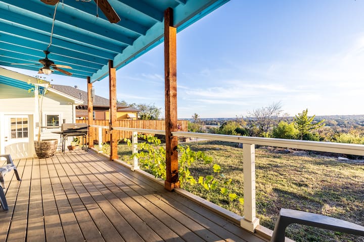 Urban Farmhouse - Fort Worth, TX