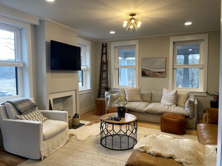 Renovated Farmhouse In Hanover - Hanover, NH
