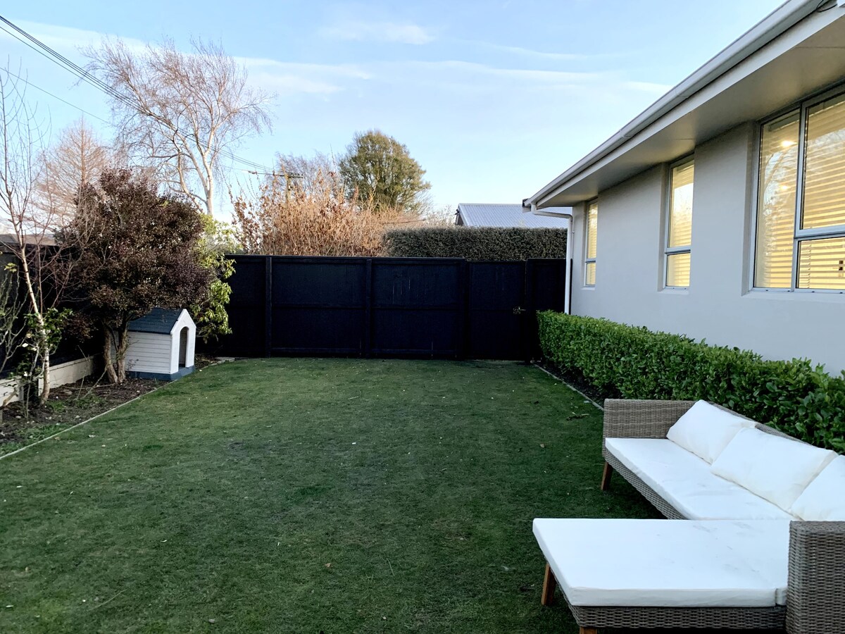 Christchurch House holiday rentals - Canterbury, New Zealand | Airbnb