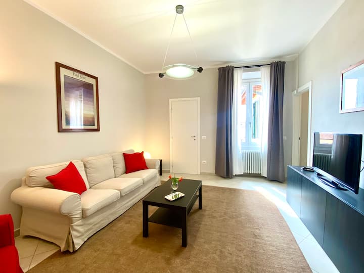 Gioberti. Large And Bright Three Bedroom Apartment - Florence