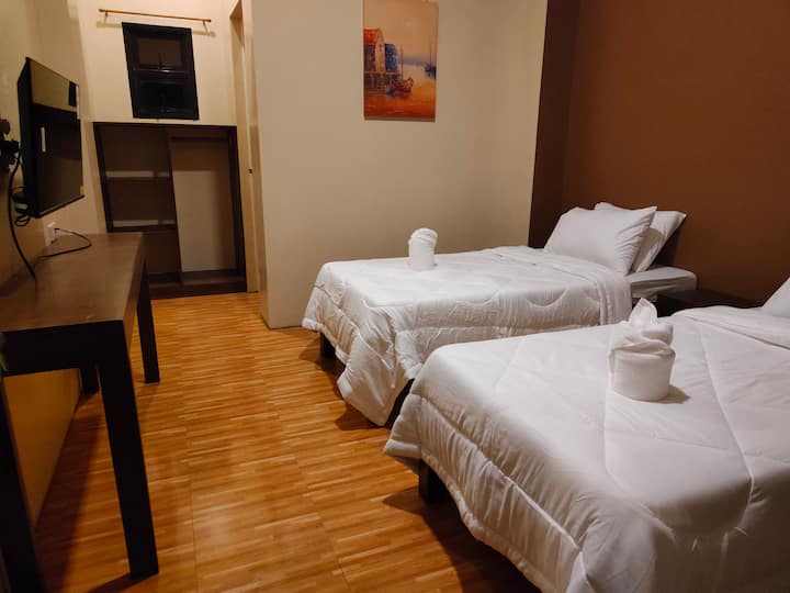 Standard Twin Room @ Y's Rezidenzia Suites - Daraga