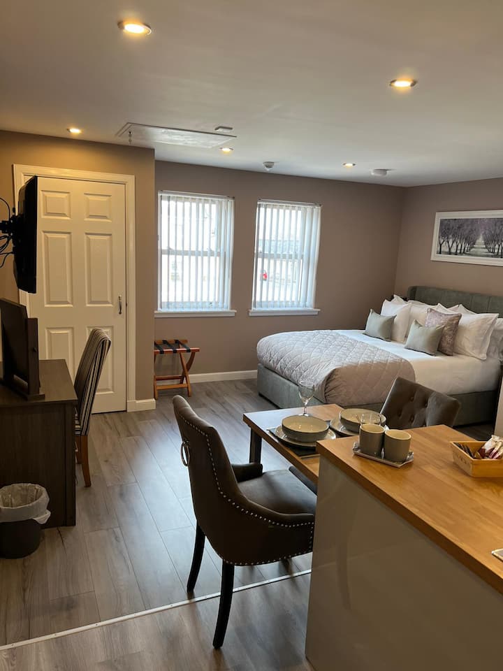 Inverness New Luxury Studio Apartment (Stuart) - Loch Ness