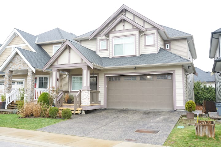 Adorable 2 Bed Suite In Langley With Free Parking - Langley