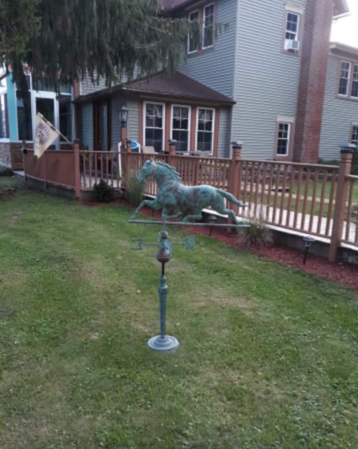 Moonshadow Inn - Beach Lake, PA