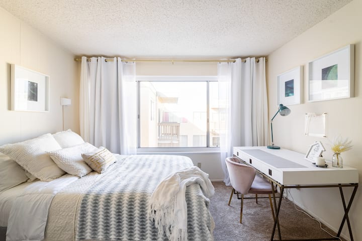 Bright And Comfortable Studio Close To Sfo And Sf - San Francisco, CA
