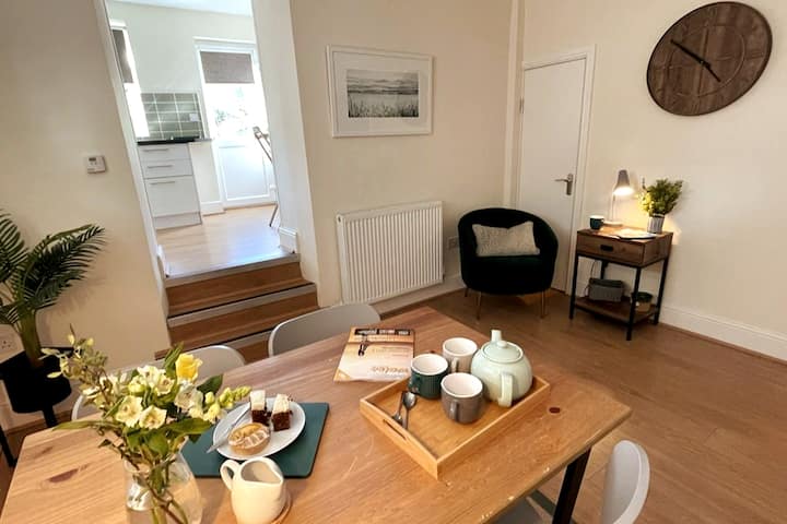Spacious 3-bedroom Townhouse In Menai Bridge - 메나이 브리지