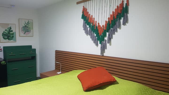 Peaceful Tiny Home W/sm Patio,  Central Location - San Salvador