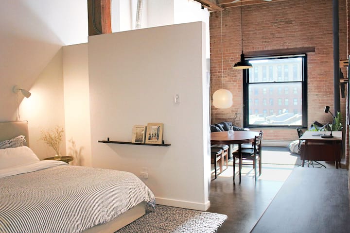 Heritage Loft In Gastown - Vancouver