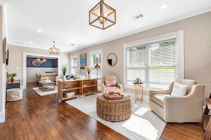 New 4 Br Bungalow Close To Everything  Atlanta - Atlanta, GA