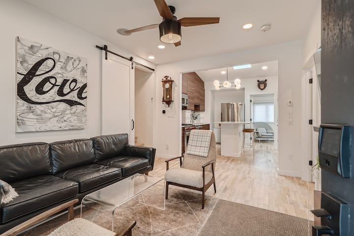 Modern Downtown 3-bedroom Home With Free Parking - Boulder, CO