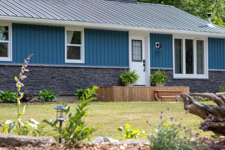 Luna Vibes Delight Cottage
Luxury Stay & Hot Tub - Port Franks