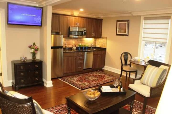 King Bedroom Apartment In Guest House - Norwalk