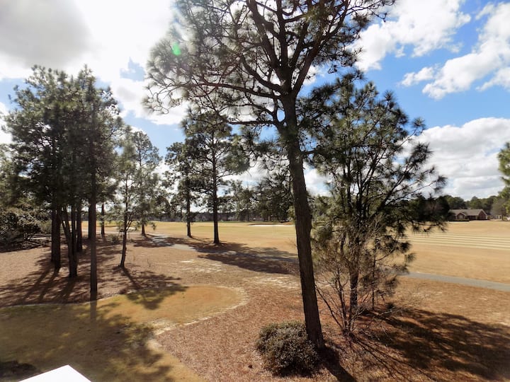 Spacious 1 Br Condominium Right On The Golf Course - Whispering Pines, NC