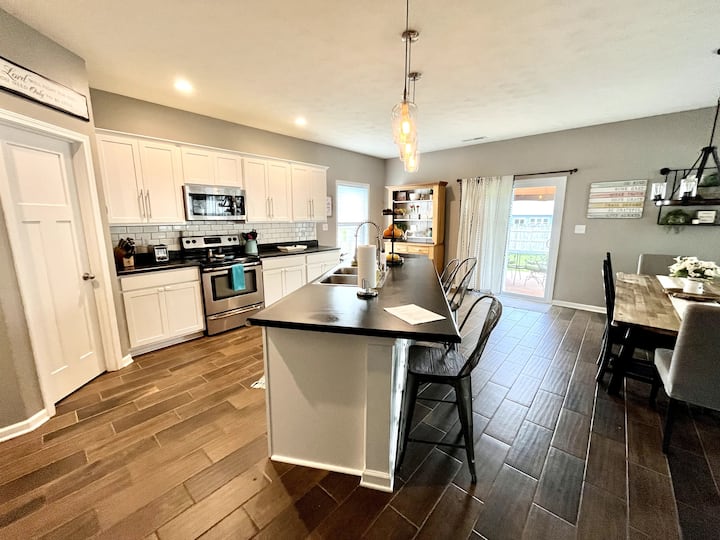 4 Bedroom Craftsman, 10 Minutes To Campus - McCormick's Creek State Park, Spencer
