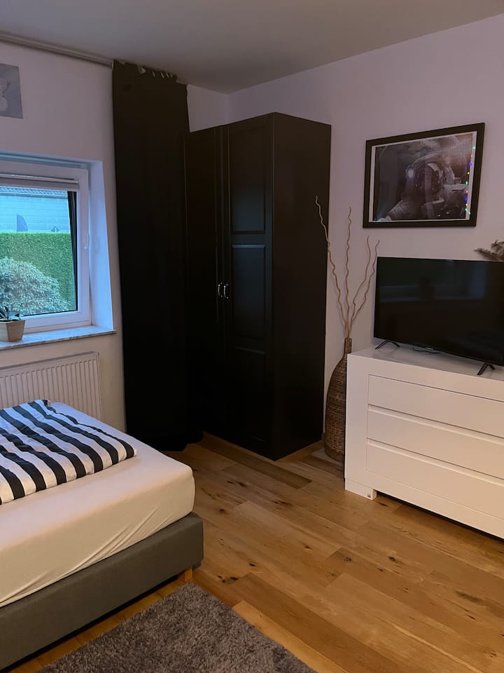 Privatzimmer In Großer Eigentumswohnung - Garbsen
