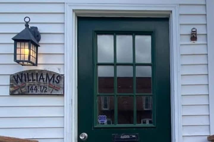 Williams On Main - Love Ludow. Live Vt. - Ludlow, VT