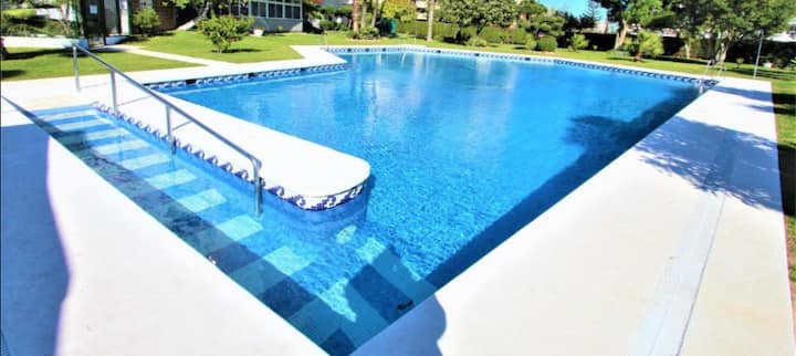 Apartment -2 Bedrooms. Walk: Beach, Town & Marina - Benalmádena