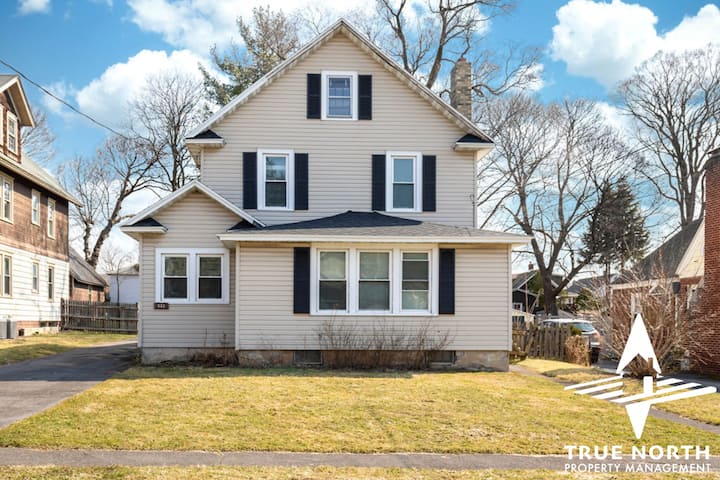 Eastwood Gem: 3br Home With Easy Highway  Access - Syracuse, NY