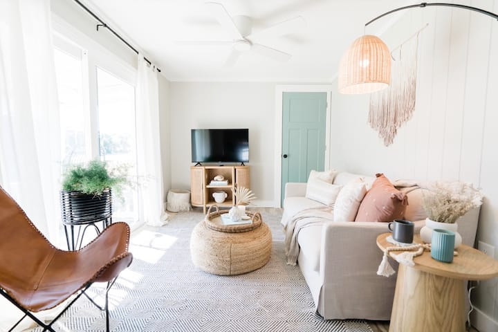 Beach Haven Bungalow #3 - Romantic Paradise - Carolina Beach, NC