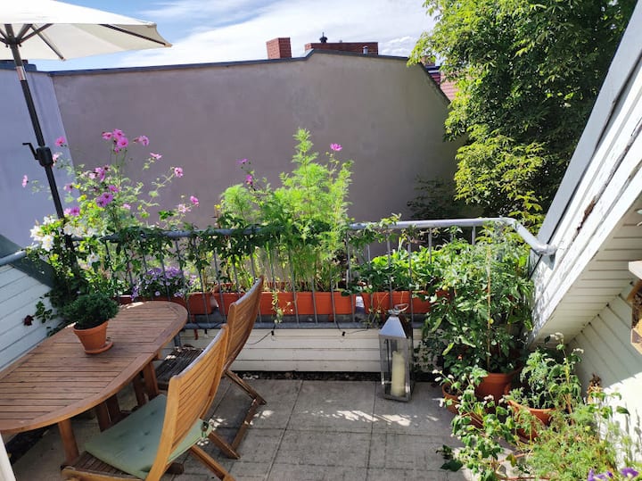 Sunny 100m2 Apartment W/ Balcony In City Center - Berlín