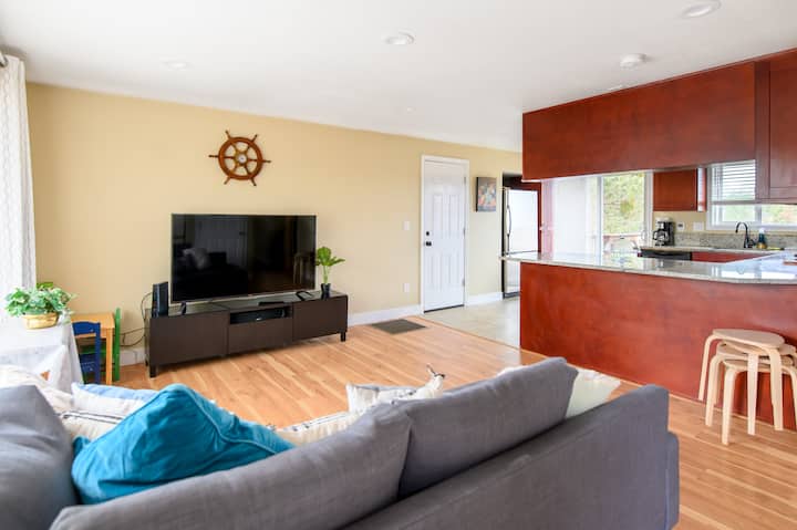 Central, Family Friendly Home - 本德