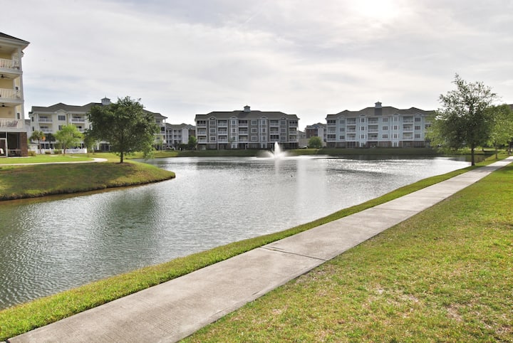 Lake & Pool View 3 Bed Condo In The Heart Of Mb - Myrtle Beach, SC