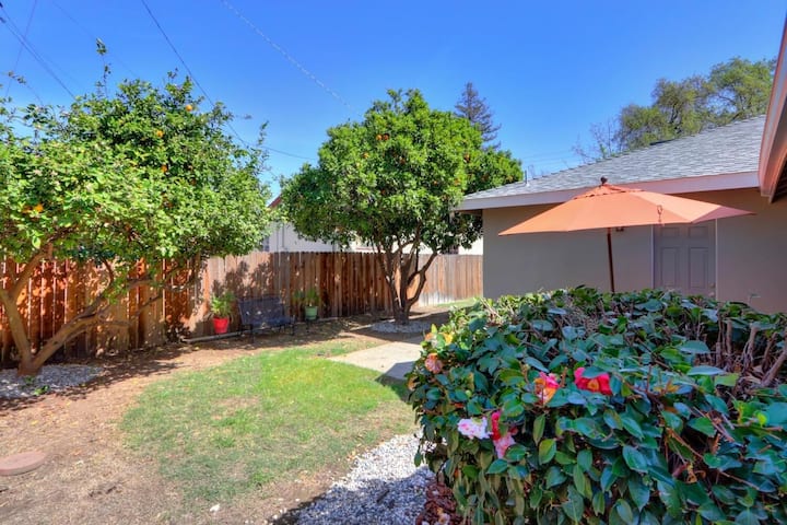 Relaxing West Sacramento Private Studio - West Sacramento, CA