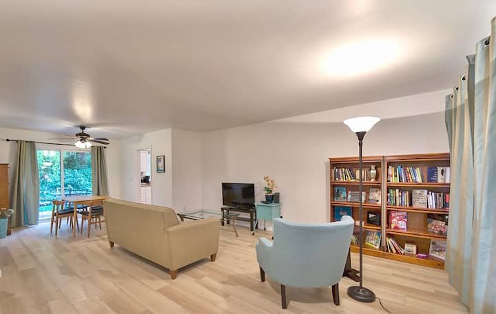 Book Lovers House In The Nw Portland Suburbs - Hillsboro, OR