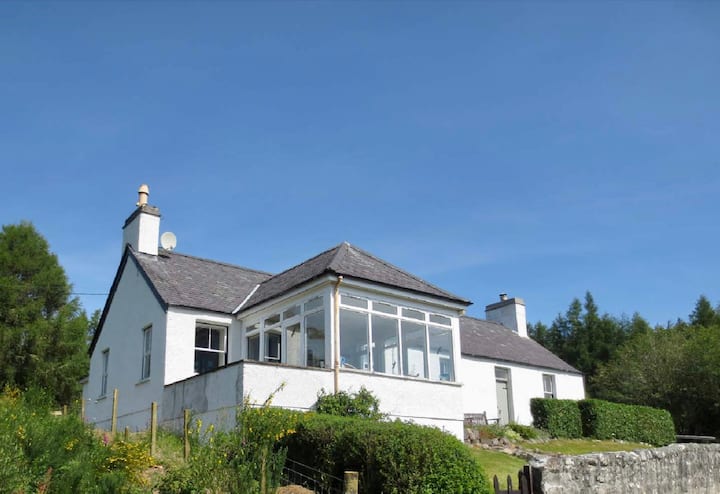 Beautiful Old Schoolhouse In Spectacular Location - Lairg