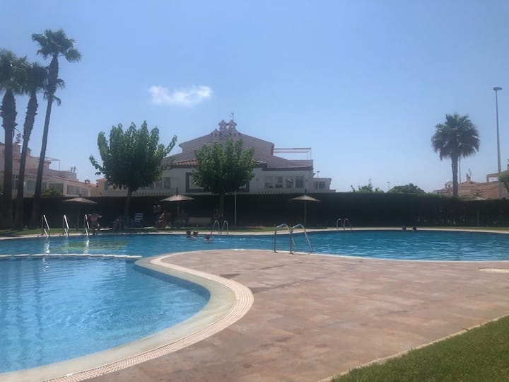 A Two Bedroom Split Level Property With Hot Tub. - Cabo Roig