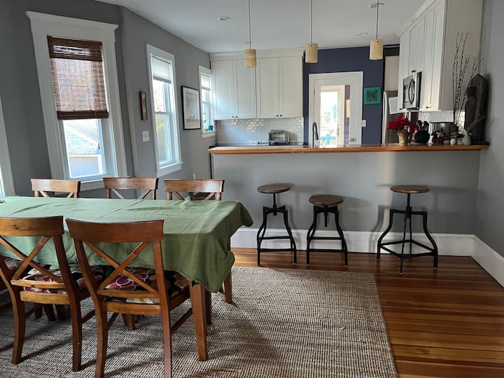 Lovely 3 Bedroom Apartment In Arlington - Medford, MA