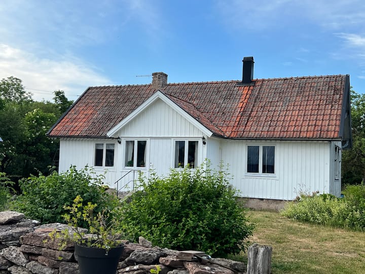 Vacker öLandsgård I Algutsrum - Öland
