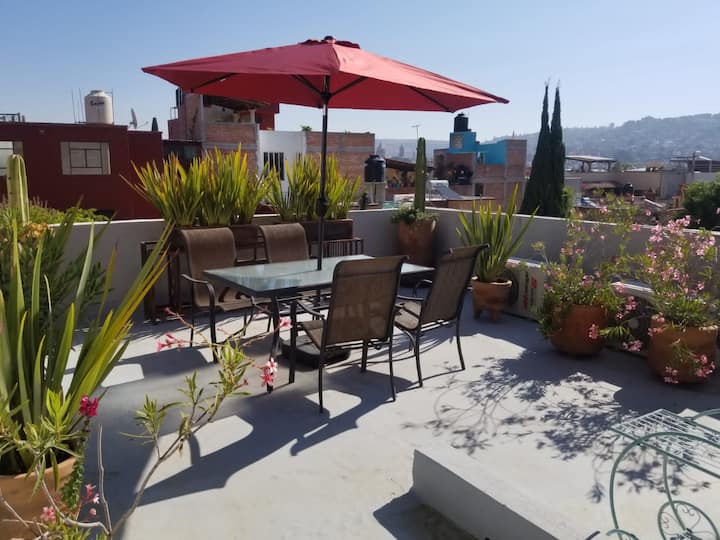 Stylish, Contemporary Home With A Rooftop Terrace. - San Miguel de Allende