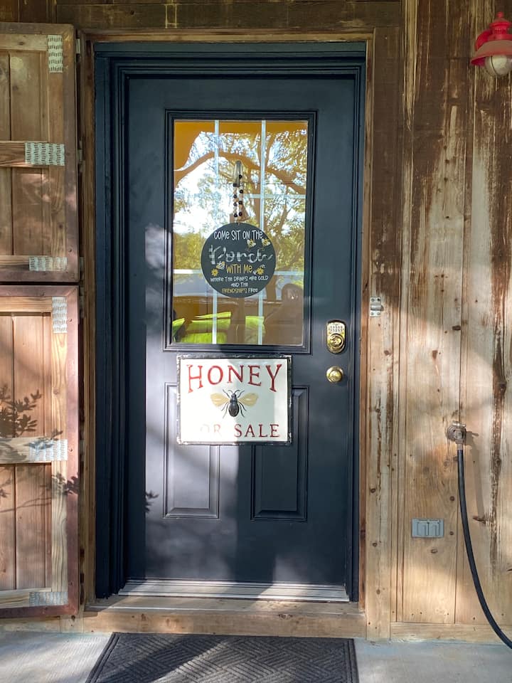 2 Bedroom Barn Apartment - Katy, TX
