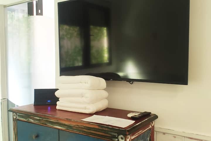 Covarrubias 21 Hostal - Private Room For 3 People - Madrid