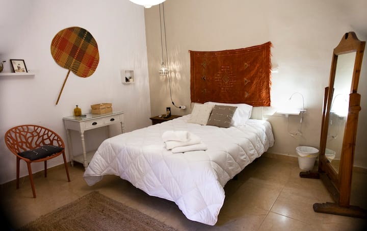 Habitación Grande/ Baño Privado - Terraza Común - Granada