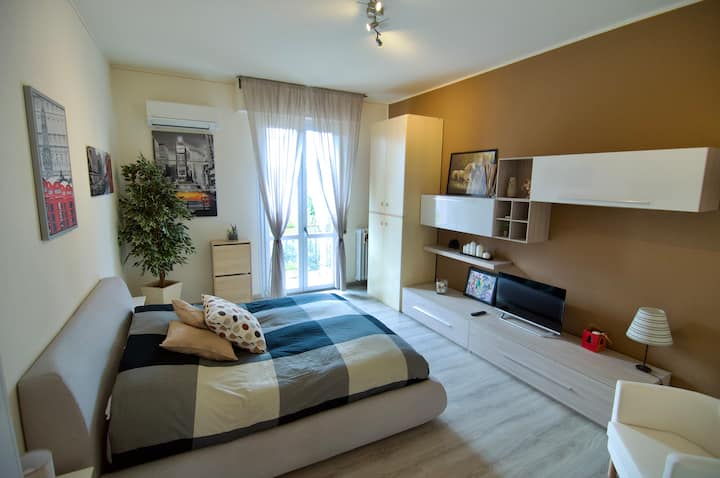 Apt Frillo - Luminoso, Camere Ampie Vicino Tramvia - フィレンツェ