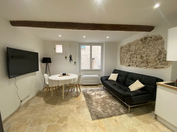 Charming 1 Br Apt W/ac - In The 🤍 Of The Old Town - Juan les Pins