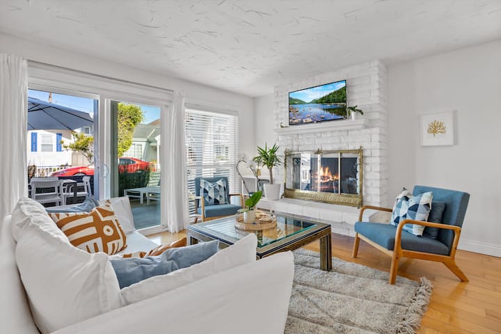 Luxury Coastal Living\nbooks Open 9/7/25 - Newport Beach, CA