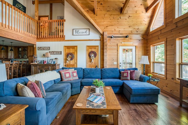Location! Large Luxury Log Cabin App Ski Mtn. - Boone, NC