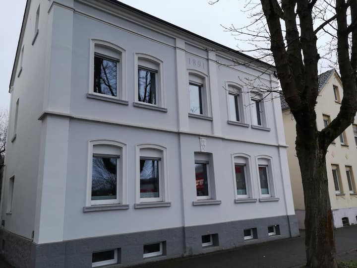 Ferienzimmer Mit Flair In Neheim - Arnsberg