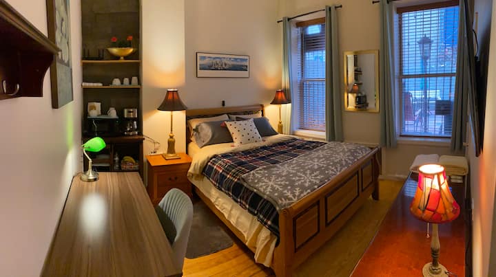 Private Room W/ Private Bathroom & Beautiful Patio - New York City